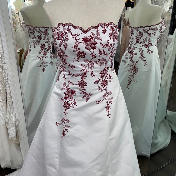 Dresses | Wedding Dress Strapless Apple Red Ivory Embroidery | Poshmark